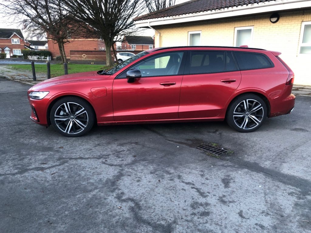 Volvo V60 Recharge PHEV – Road Test – Wheels Alive